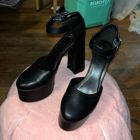 Dolls Kill | Shoes | Dolls Kill Black Patent Maryjane Platforms | Poshmark